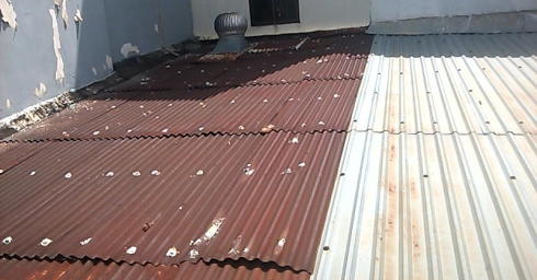 NGUYÊN NHÂN KHIẾN MÁI TÔN RỈ SÉT VÀ CÁCH NGĂN CHẶN